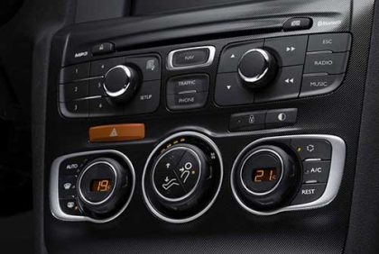 Manual air conditioning vs climate control